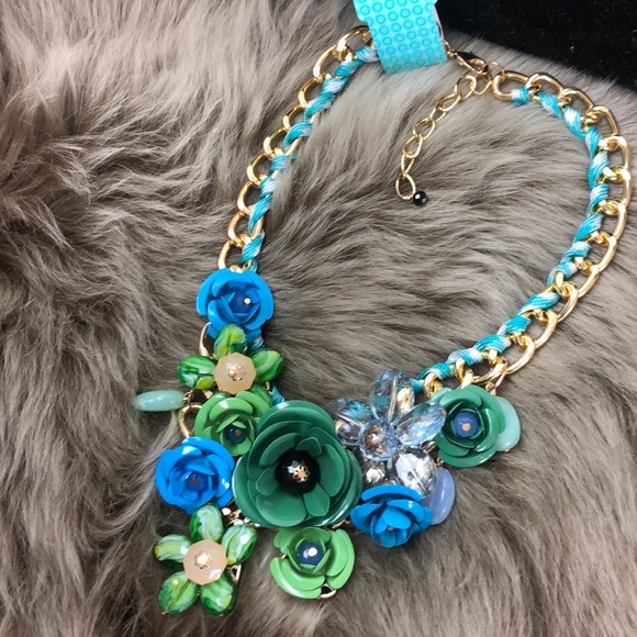 Think Vintage Online | Jewelry | Green Chunky Flower Statement Necklace ...